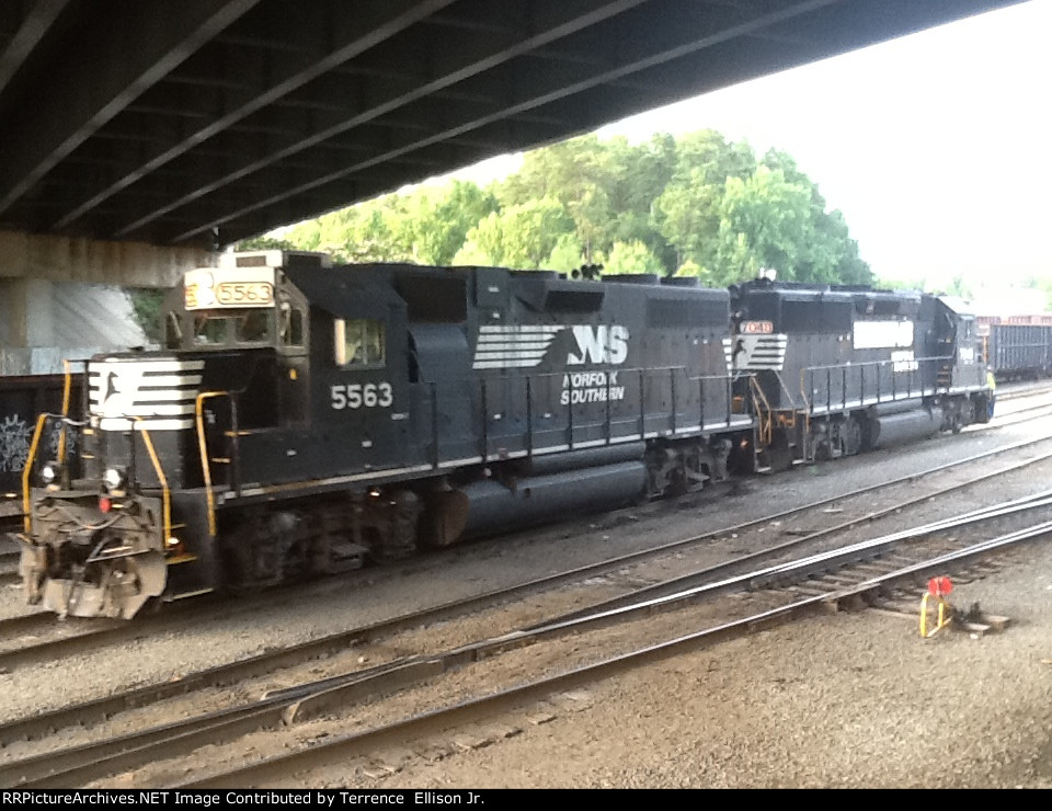 NS GP38-2 5563 & NS GP50 7048